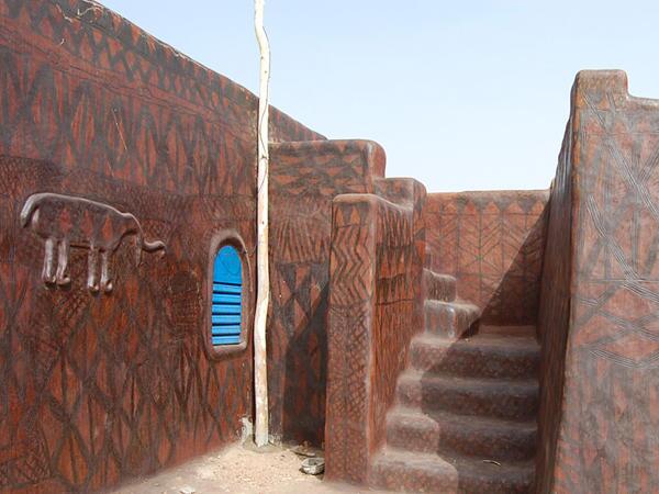 Houses | The Frafra and their colours