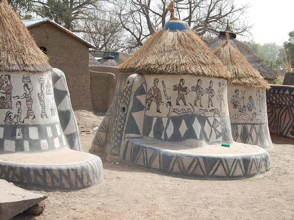 Houses | The Frafra and their colours