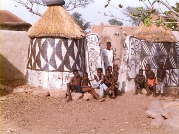 Houses | The Frafra and their colours